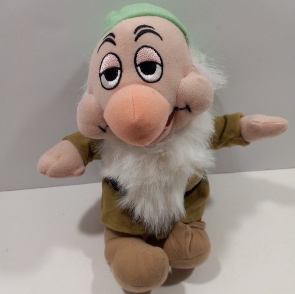 Disney | Toys | Walt Disneys Snow White The Seven Dwarfs Sleepy Plush ...